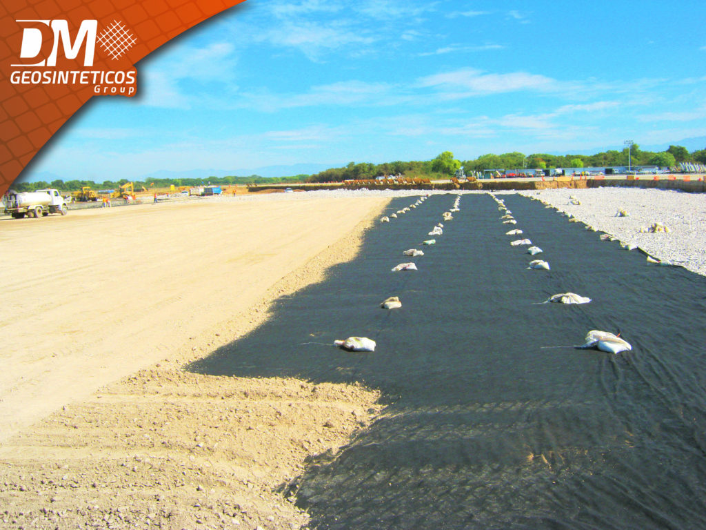 Geotextil 350 gr/m2 PP utilizado para Control de Erosión - DM Geosintéticos
