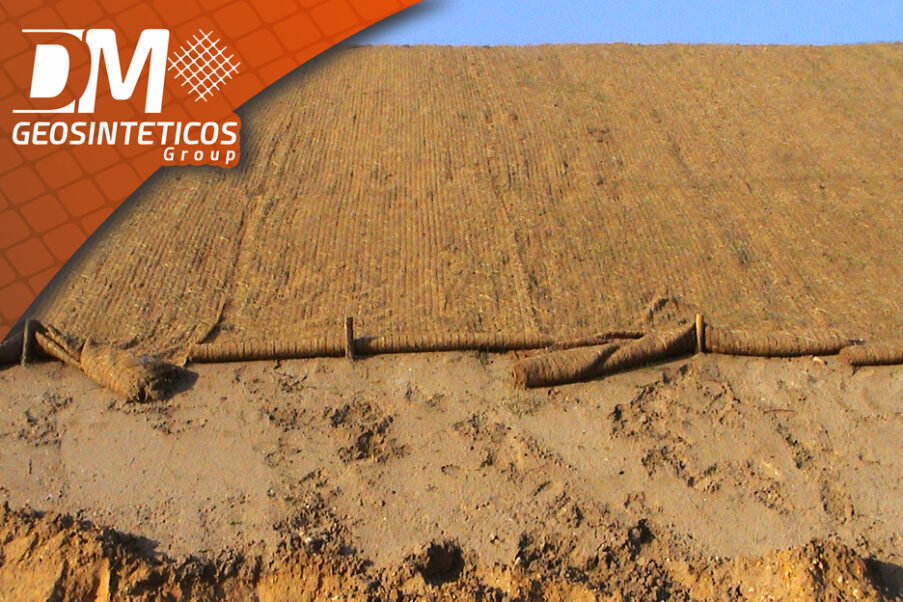 ¡Estabiliza taludes inclinados o revegétalos con la biomanta de fibra ...